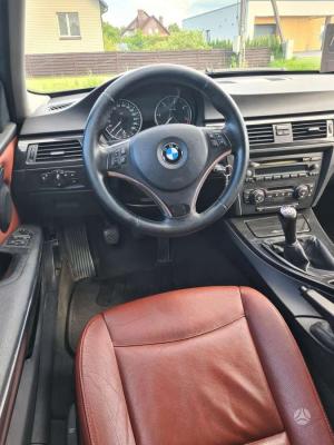 Melns BMW 318 2006 Kaišiadorys, ar dzinēja tilpumu 2.00 L un nobraukumu 339 tūkst. km par 3250 €, foto 15 vietnē AUTOMOTO.COM.LV