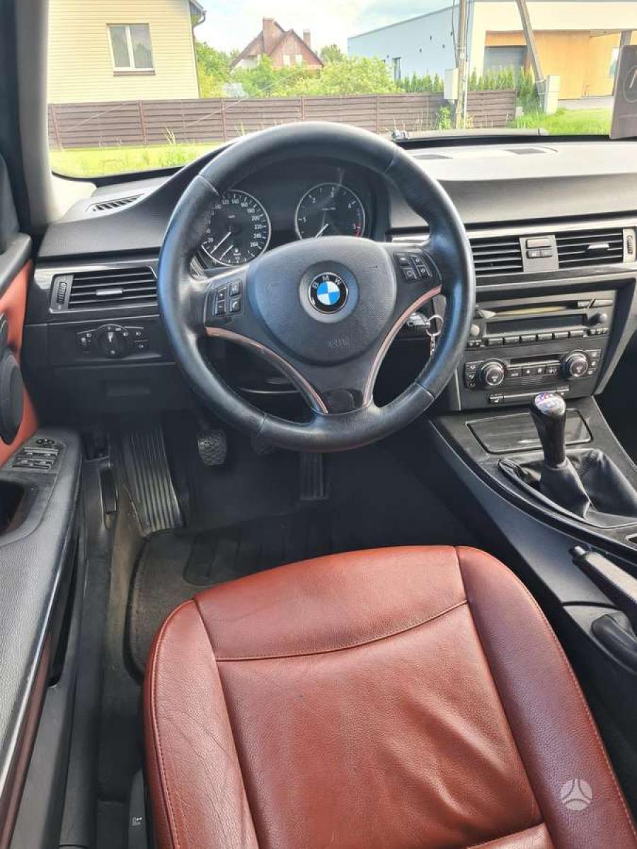 Melns BMW 318 2006 Kaišiadorys, ar dzinēja tilpumu 2.00 L un nobraukumu 339 tūkst. km par 3250 €, foto 15 vietnē AUTOMOTO.COM.LV