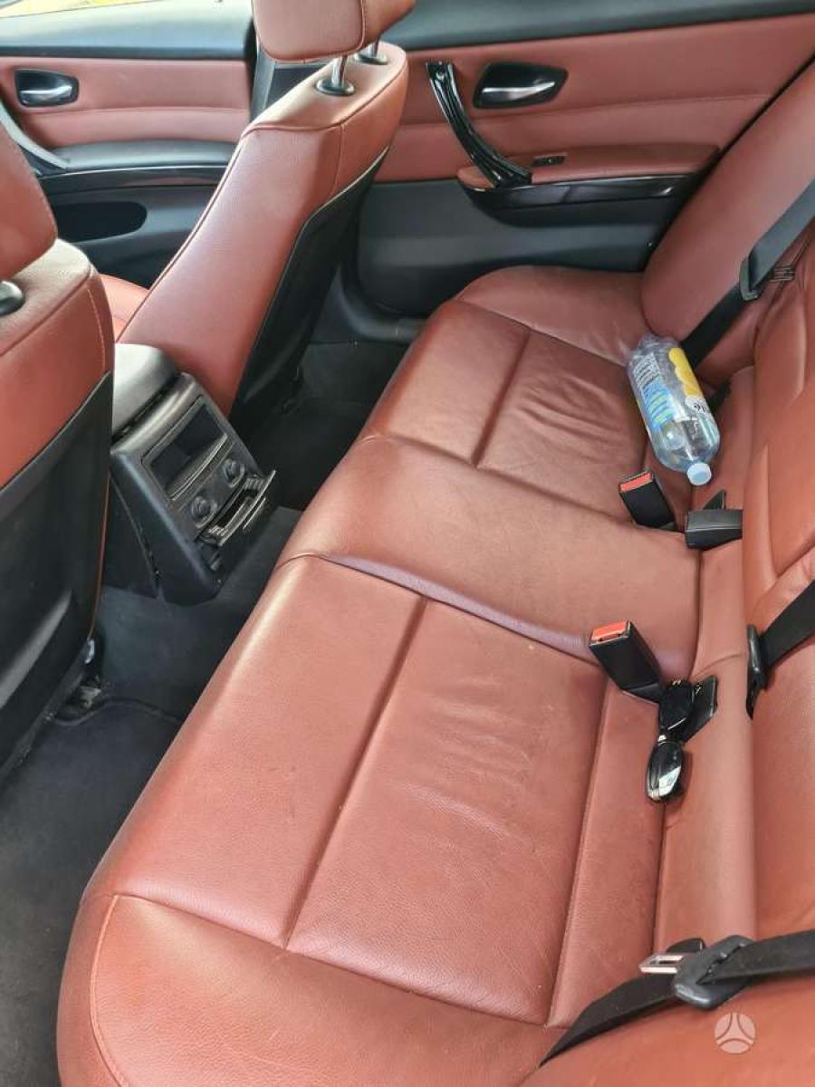 Melns BMW 318 2006 Kaišiadorys, ar dzinēja tilpumu 2.00 L un nobraukumu 339 tūkst. km par 3250 €, foto 19 vietnē AUTOMOTO.COM.LV