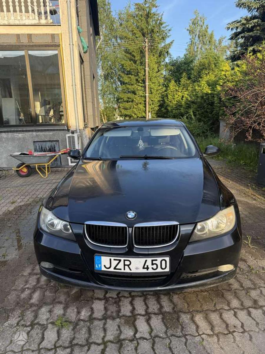 Черный БМВ 318 2006 в Вильнюс, объемом двигателя 2.00 л и пробегом 399 тыс. км за 2800 €, фото 5 на AUTOMOTO.COM.LV
