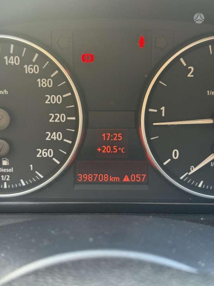Черный БМВ 318 2006 в Вильнюс, объемом двигателя 2.00 л и пробегом 399 тыс. км за 2800 €, фото 11 на AUTOMOTO.COM.LV