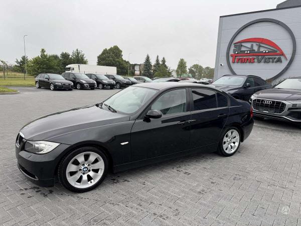 Black BMW 318 2006 in Telschi, with an engine capacity of 2.00 L and mileage of 210 thousand km for 4499 €, photo 2 on AUTOMOTO.COM.LV
