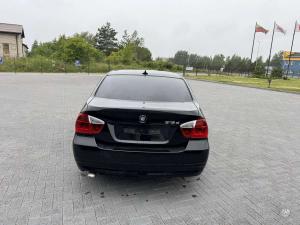 Black BMW 318 2006 in Telschi, with an engine capacity of 2.00 L and mileage of 210 thousand km for 4499 €, photo 6 on AUTOMOTO.COM.LV