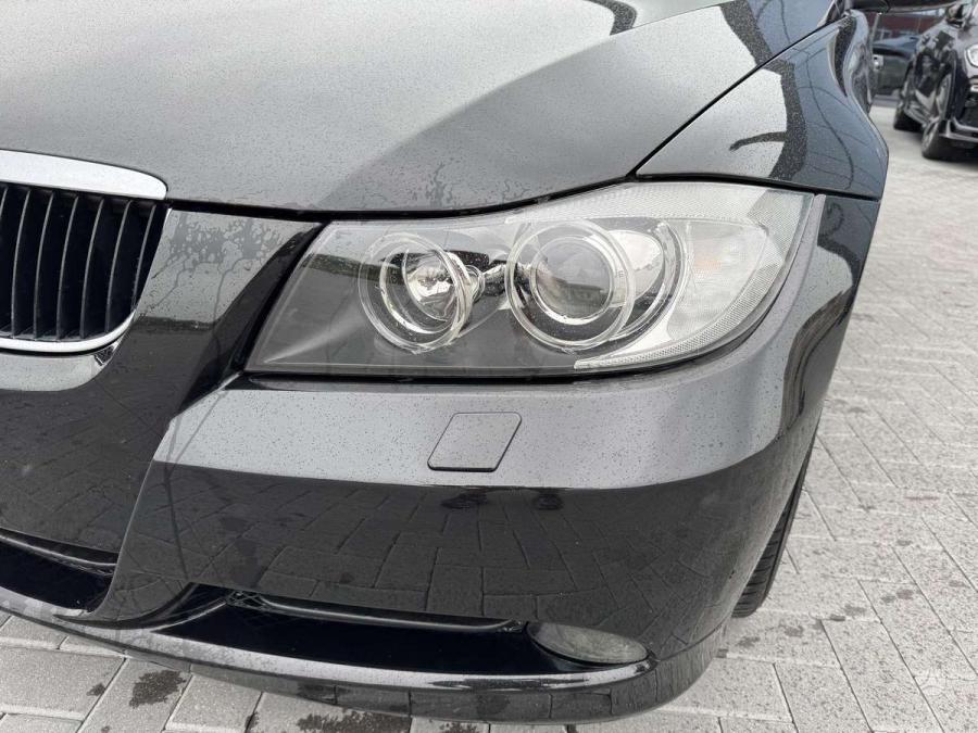 Black BMW 318 2006 in Telschi, with an engine capacity of 2.00 L and mileage of 210 thousand km for 4499 €, photo 12 on AUTOMOTO.COM.LV