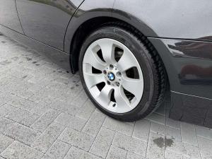 Black BMW 318 2006 in Telschi, with an engine capacity of 2.00 L and mileage of 210 thousand km for 4499 €, photo 13 on AUTOMOTO.COM.LV