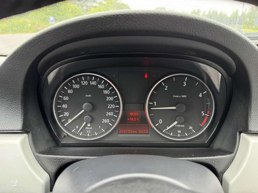 Black BMW 318 2006 in Telschi, with an engine capacity of 2.00 L and mileage of 210 thousand km for 4499 €, photo 27 on AUTOMOTO.COM.LV