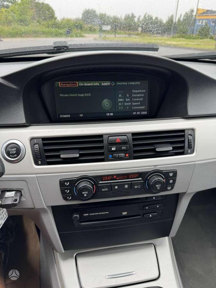 Black BMW 318 2006 in Telschi, with an engine capacity of 2.00 L and mileage of 210 thousand km for 4499 €, photo 35 on AUTOMOTO.COM.LV