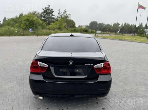 Black BMW 318 2006 in Telschi, with an engine capacity of 2.00 L and mileage of 206 thousand km for 4490 €, photo 5 on AUTOMOTO.COM.LV