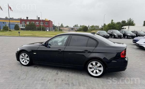 Black BMW 318 2006 in Telschi, with an engine capacity of 2.00 L and mileage of 206 thousand km for 4490 €, photo 9 on AUTOMOTO.COM.LV