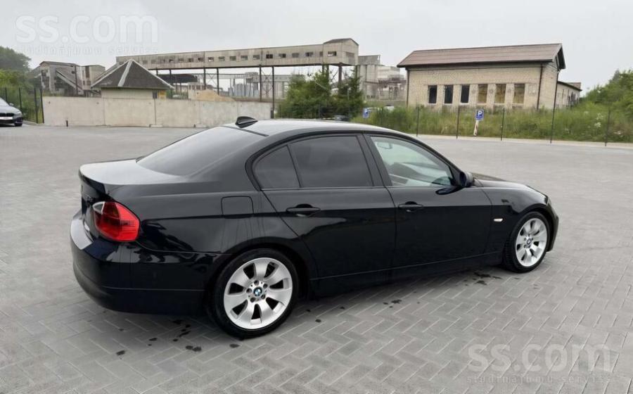 Black BMW 318 2006 in Telschi, with an engine capacity of 2.00 L and mileage of 206 thousand km for 4490 €, photo 11 on AUTOMOTO.COM.LV