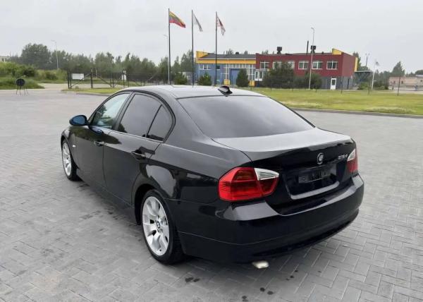 Melns BMW 318 2006 Telšiai, ar dzinēja tilpumu 2.00 L un nobraukumu 209 tūkst. km par 4490 €, foto 8 vietnē AUTOMOTO.COM.LV