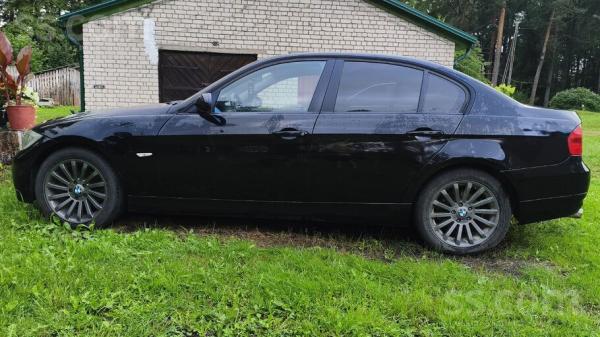Black BMW 318 2006 in Preili, with an engine capacity of 2.00 L and mileage of 311 thousand km for 1250 €, photo 4 on AUTOMOTO.COM.LV