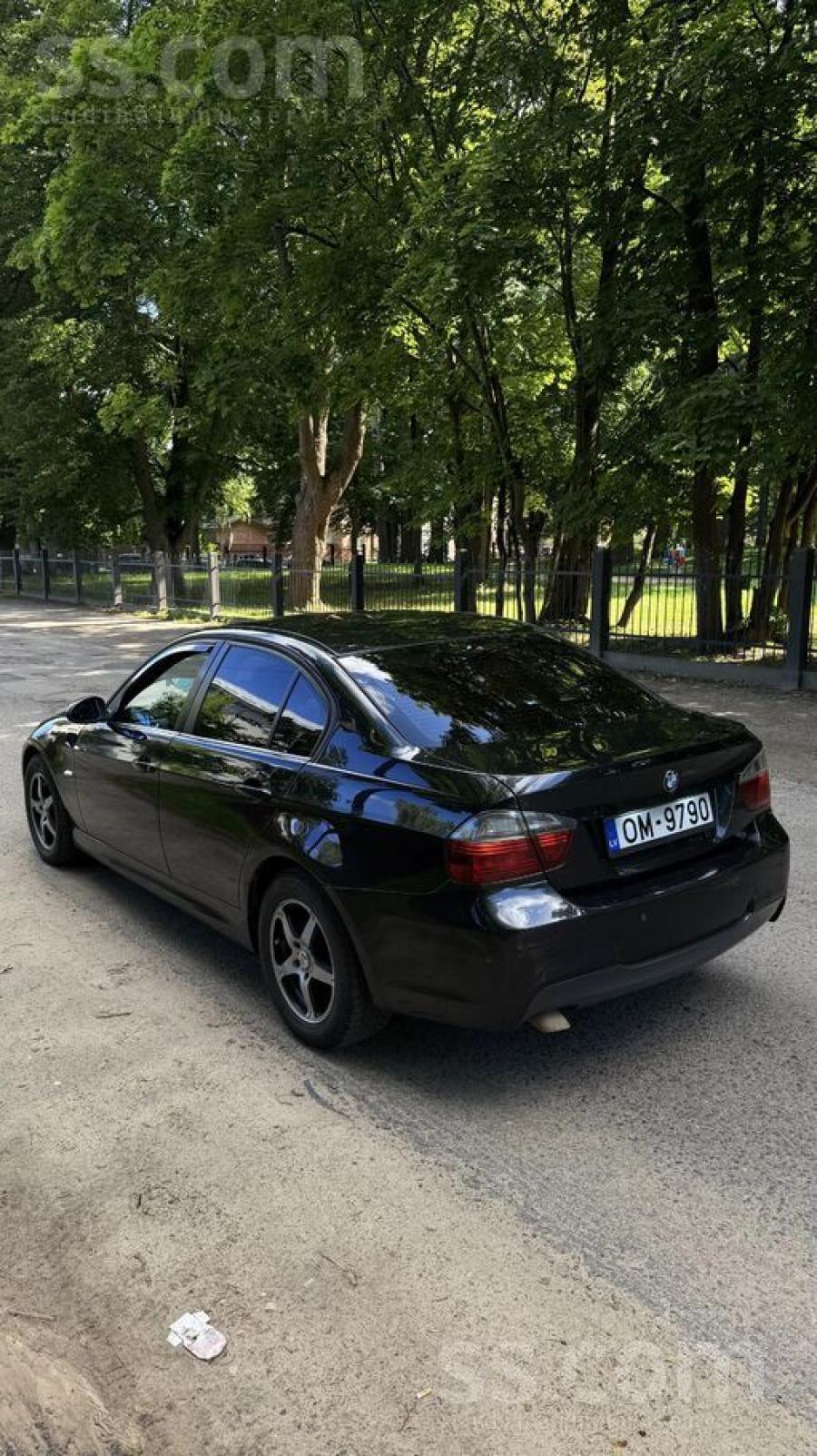 Melns BMW 318 2006 Rīga, ar dzinēja tilpumu 2.00 L un nobraukumu 429 tūkst. km par 3550 €, foto 6 vietnē AUTOMOTO.COM.LV