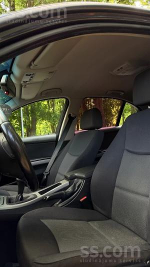Melns BMW 318 2006 Rīga, ar dzinēja tilpumu 2.00 L un nobraukumu 429 tūkst. km par 3550 €, foto 9 vietnē AUTOMOTO.COM.LV