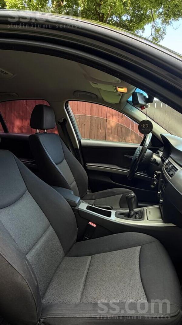 Melns BMW 318 2006 Rīga, ar dzinēja tilpumu 2.00 L un nobraukumu 429 tūkst. km par 3550 €, foto 9 vietnē AUTOMOTO.COM.LV