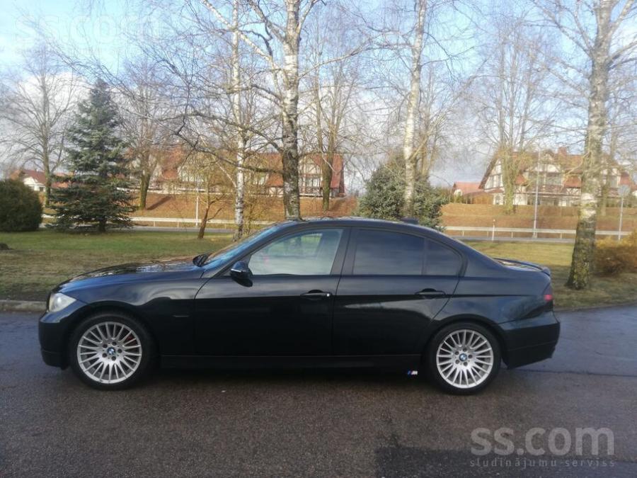 Black BMW 318 2006 in Riga, with an engine capacity of 1.80 L and mileage of 324 thousand km for 3300 €, photo 1 on AUTOMOTO.COM.LV