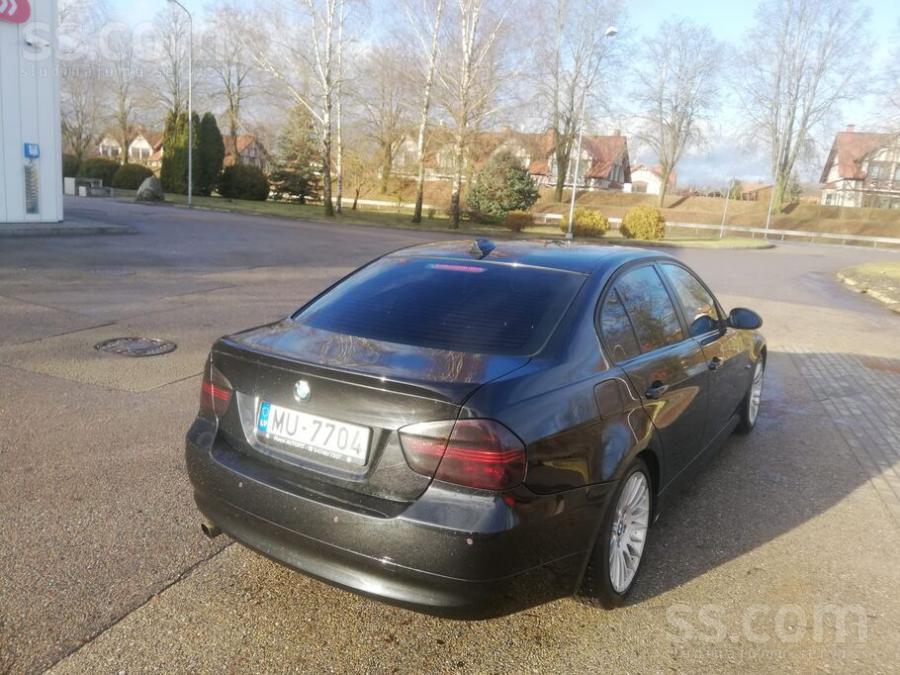 Black BMW 318 2006 in Riga, with an engine capacity of 1.80 L and mileage of 324 thousand km for 3300 €, photo 7 on AUTOMOTO.COM.LV