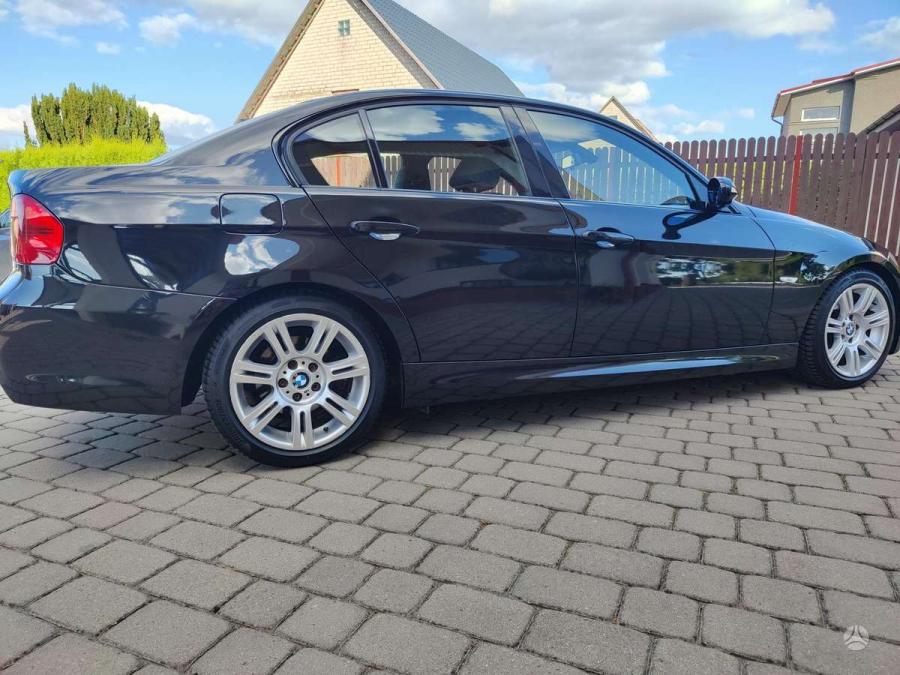 Black BMW 318 2006 in Marijampole, with an engine capacity of 2.00 L and mileage of 181 thousand km for 3799 €, photo 8 on AUTOMOTO.COM.LV