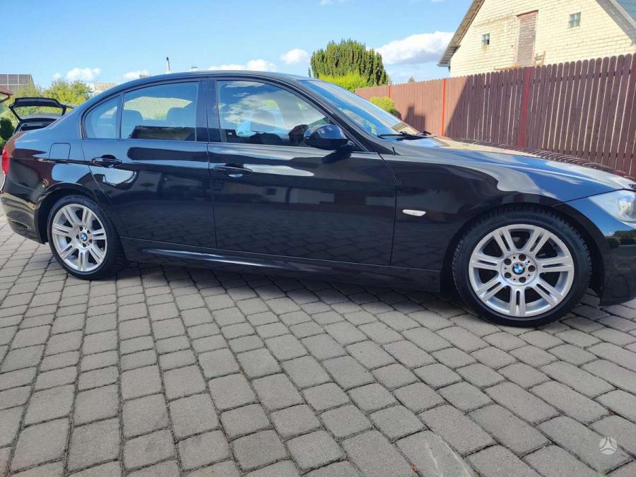 Black BMW 318 2006 in Marijampole, with an engine capacity of 2.00 L and mileage of 181 thousand km for 3799 €, photo 9 on AUTOMOTO.COM.LV
