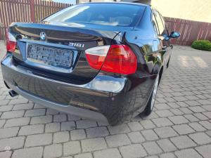 Black BMW 318 2006 in Marijampole, with an engine capacity of 2.00 L and mileage of 181 thousand km for 3799 €, photo 12 on AUTOMOTO.COM.LV