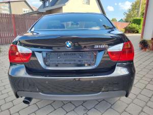 Black BMW 318 2006 in Marijampole, with an engine capacity of 2.00 L and mileage of 181 thousand km for 3799 €, photo 13 on AUTOMOTO.COM.LV
