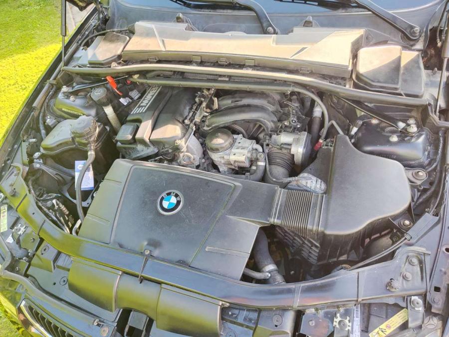 Black BMW 318 2006 in Marijampole, with an engine capacity of 2.00 L and mileage of 181 thousand km for 3799 €, photo 31 on AUTOMOTO.COM.LV
