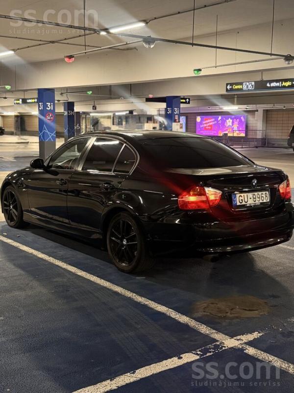Black BMW 318 2007 in Riga, with an engine capacity of 2.00 L and mileage of 277 thousand km for 2000 €, photo 2 on AUTOMOTO.COM.LV