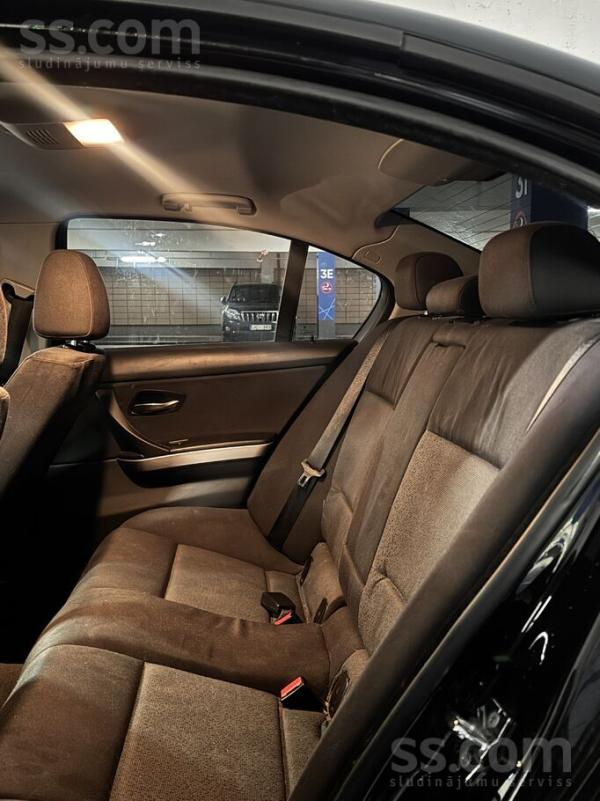 Black BMW 318 2007 in Riga, with an engine capacity of 2.00 L and mileage of 277 thousand km for 2000 €, photo 10 on AUTOMOTO.COM.LV