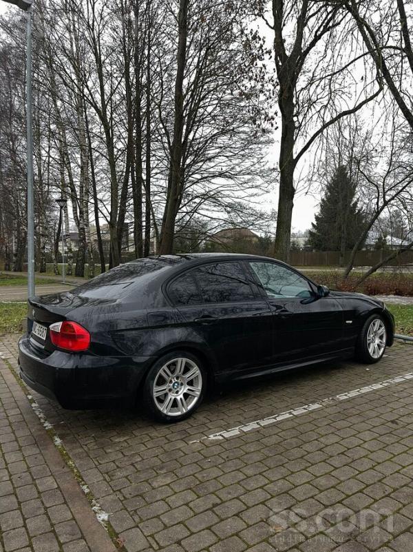 Black BMW 318 2007 in Riga, with an engine capacity of 2.00 L and mileage of 316 thousand km for 3750 €, photo 4 on AUTOMOTO.COM.LV