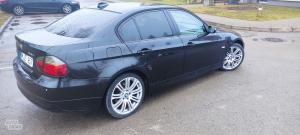 Black BMW 318 2007 in Kelme, with an engine capacity of 2.00 L and mileage of 339 thousand km for 2700 €, photo 2 on AUTOMOTO.COM.LV