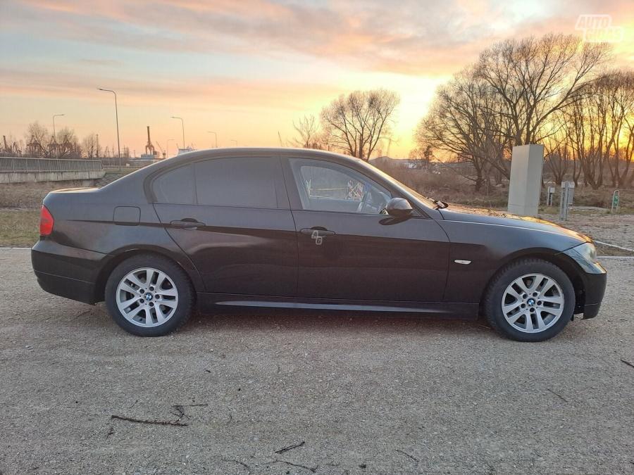 Black BMW 318 2007 in Klaipeda, with an engine capacity of 2.00 L and mileage of 352 thousand km for 2000 €, photo 3 on AUTOMOTO.COM.LV