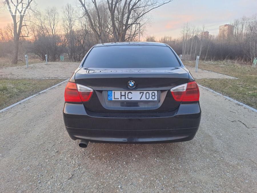 Black BMW 318 2007 in Klaipeda, with an engine capacity of 2.00 L and mileage of 352 thousand km for 2000 €, photo 5 on AUTOMOTO.COM.LV