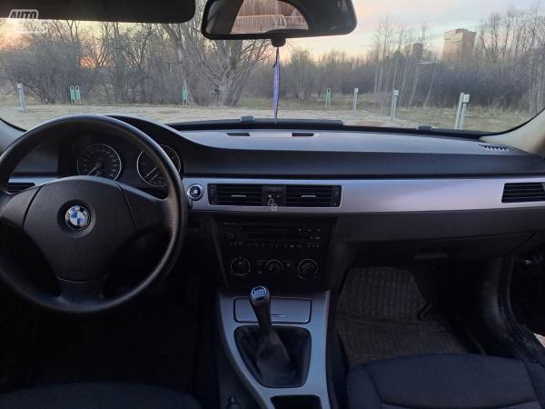 Black BMW 318 2007 in Klaipeda, with an engine capacity of 2.00 L and mileage of 352 thousand km for 2000 €, photo 10 on AUTOMOTO.COM.LV