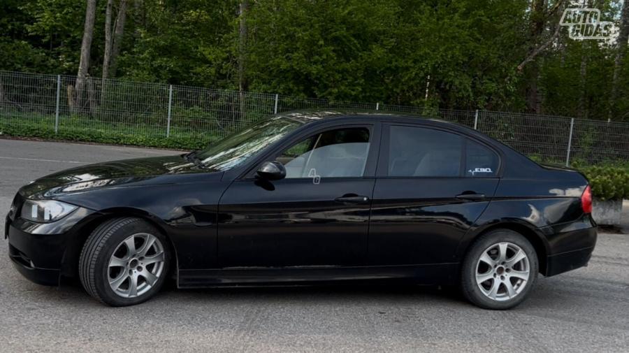 Black BMW 318 2007 in Vilnius, with an engine capacity of 2.00 L and mileage of 334 thousand km for 3000 €, photo 5 on AUTOMOTO.COM.LV