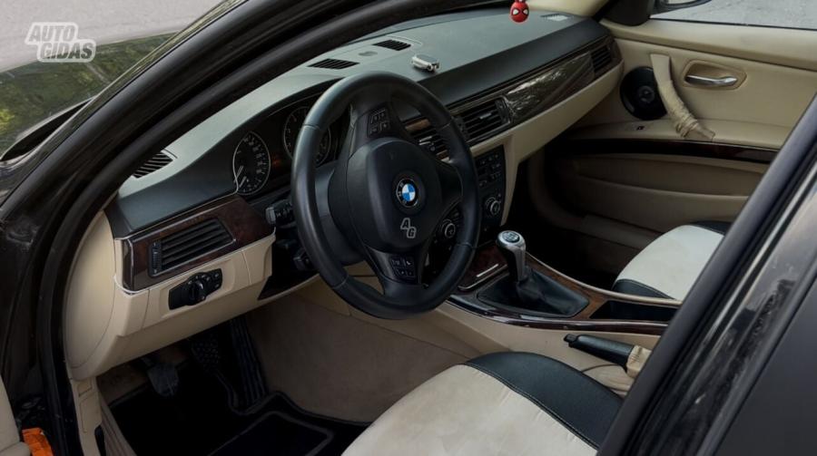 Black BMW 318 2007 in Vilnius, with an engine capacity of 2.00 L and mileage of 334 thousand km for 3000 €, photo 8 on AUTOMOTO.COM.LV