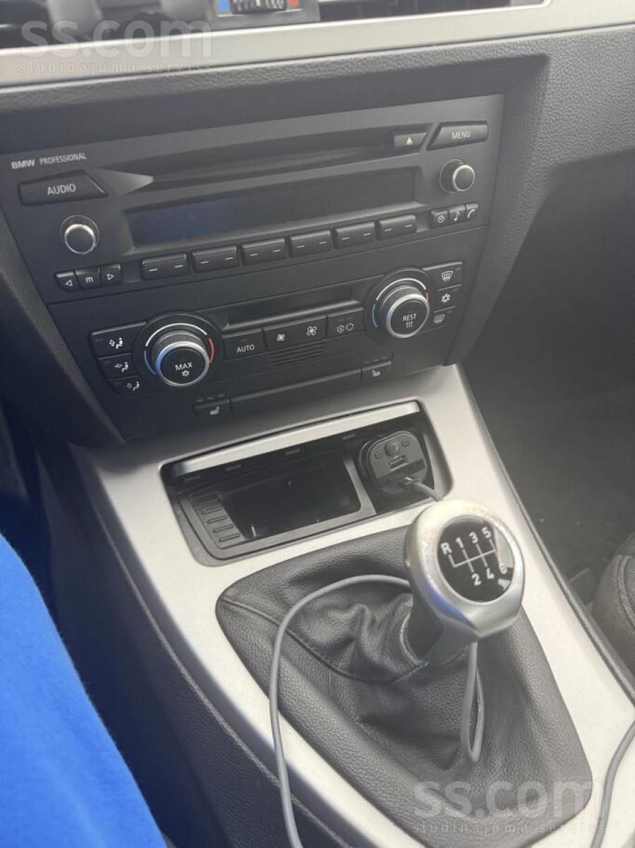 Melns BMW 318 2007 Rīga, ar dzinēja tilpumu 2.00 L un nobraukumu 325 tūkst. km par 5450 €, foto 12 vietnē AUTOMOTO.COM.LV