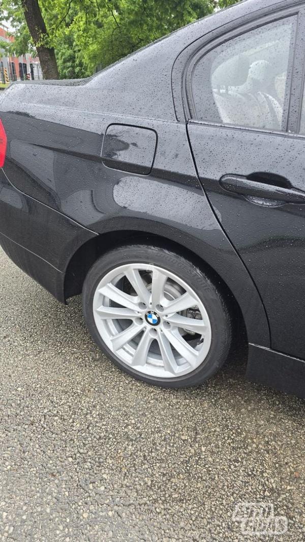 Black BMW 318 2007 in Alytus, with an engine capacity of 2.00 L and mileage of 383 thousand km for 2600 €, photo 8 on AUTOMOTO.COM.LV