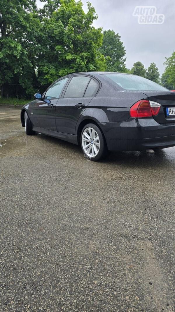 Melns BMW 318 2007 Alīta, ar dzinēja tilpumu 2.00 L un nobraukumu 383 tūkst. km par 2600 €, foto 3 vietnē AUTOMOTO.COM.LV