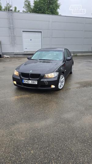 Melns BMW 318 2007 Alīta, ar dzinēja tilpumu 2.00 L un nobraukumu 383 tūkst. km par 2600 €, foto  vietnē AUTOMOTO.COM.LV