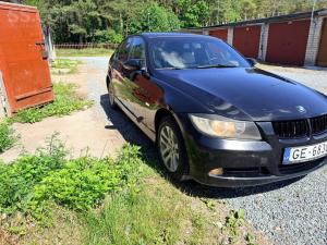 Black BMW 318 2007 in Riga, with an engine capacity of 2.00 L and mileage of 272 thousand km for 2350 €, photo 4 on AUTOMOTO.COM.LV