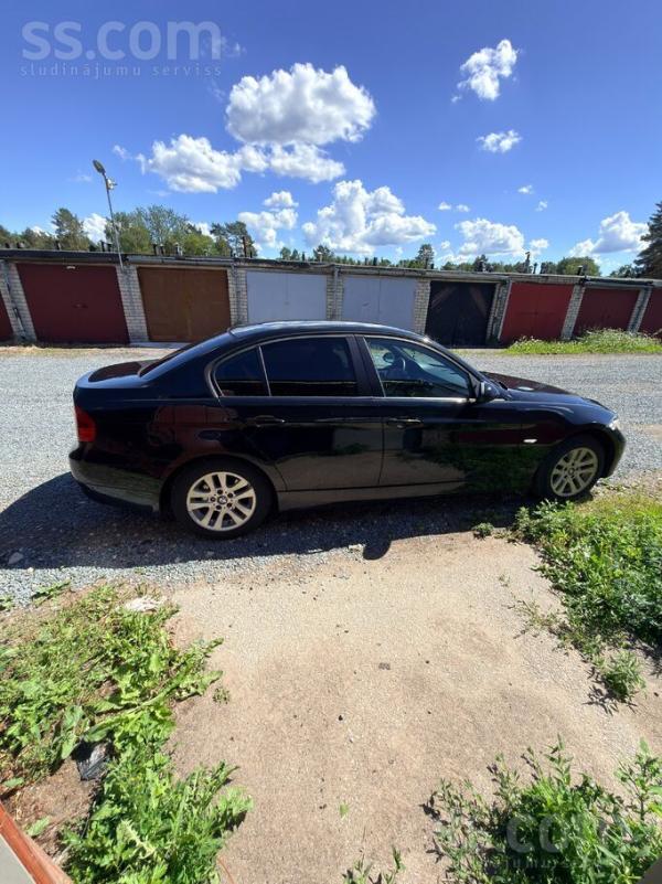 Black BMW 318 2007 in Riga, with an engine capacity of 2.00 L and mileage of 272 thousand km for 2350 €, photo 8 on AUTOMOTO.COM.LV
