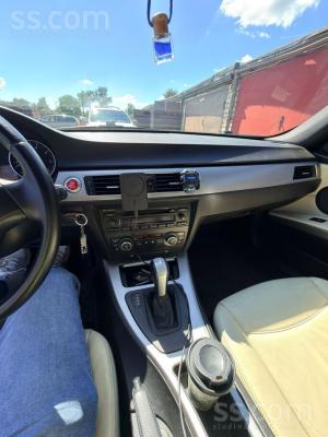 Black BMW 318 2007 in Riga, with an engine capacity of 2.00 L and mileage of 272 thousand km for 2350 €, photo 12 on AUTOMOTO.COM.LV