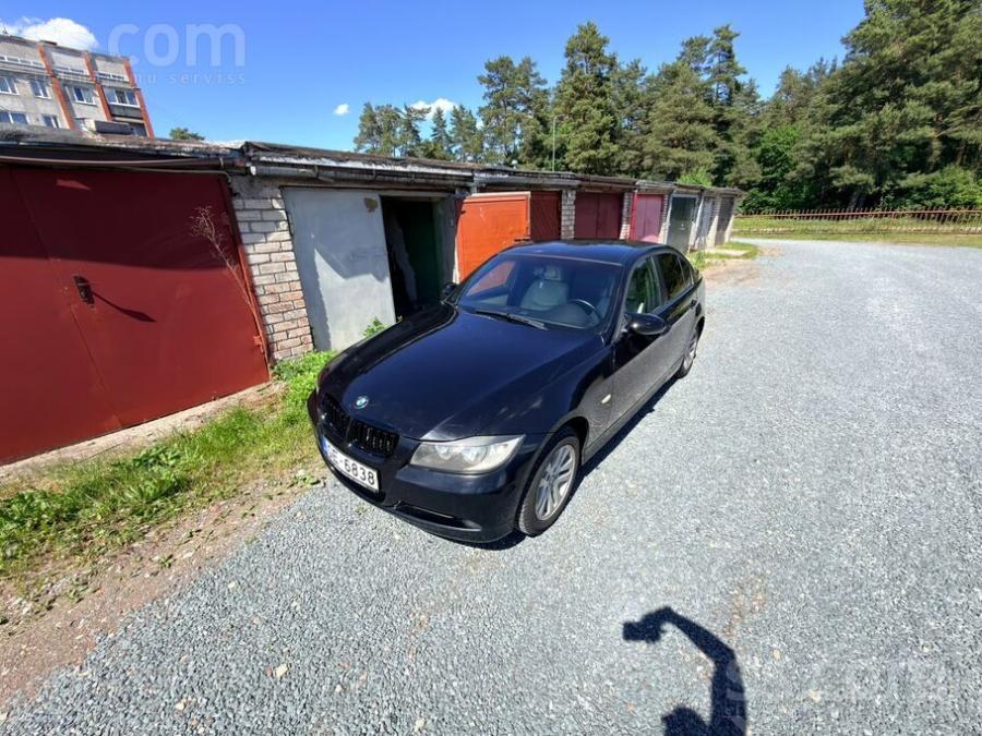 Black BMW 318 2007 in Riga, with an engine capacity of 2.00 L and mileage of 272 thousand km for 2350 €, photo 14 on AUTOMOTO.COM.LV