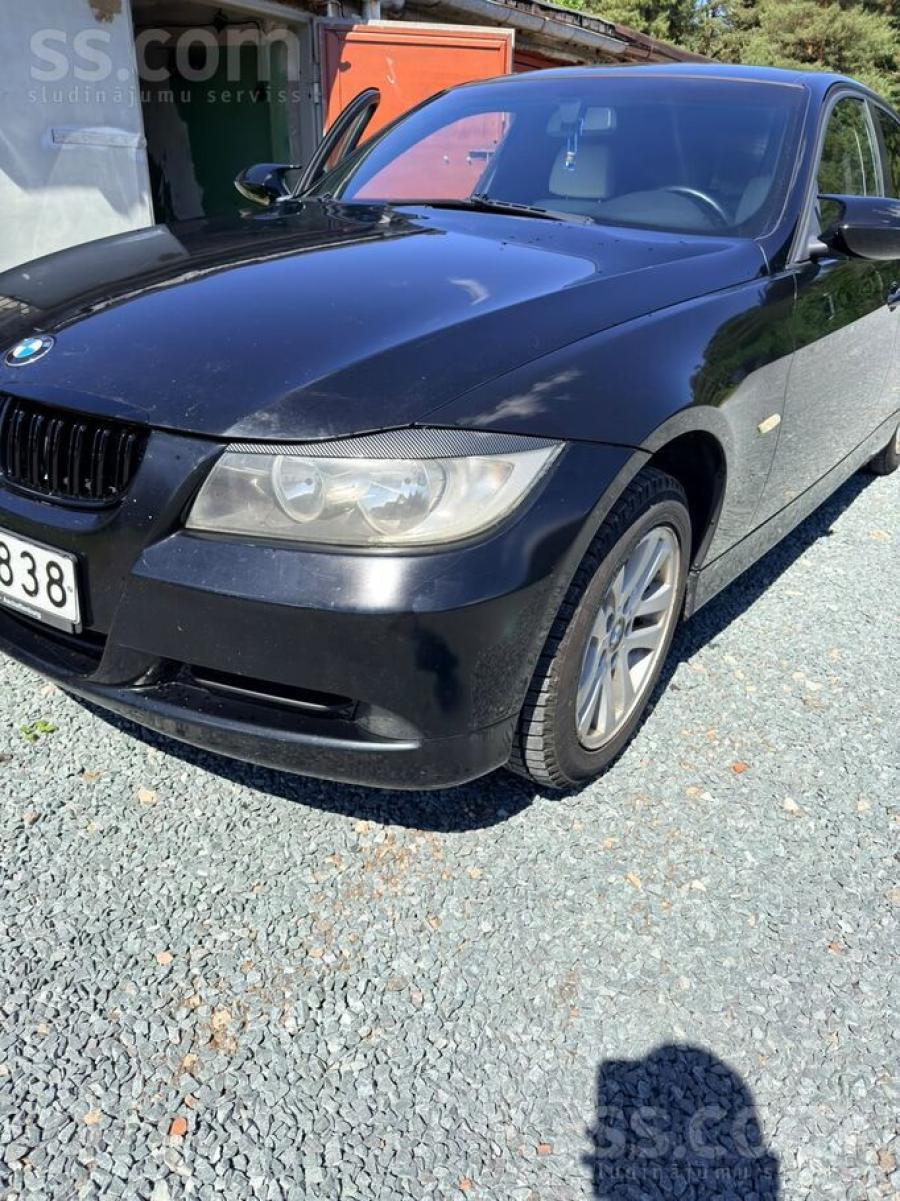Black BMW 318 2007 in Riga, with an engine capacity of 2.00 L and mileage of 272 thousand km for 2350 €, photo 20 on AUTOMOTO.COM.LV