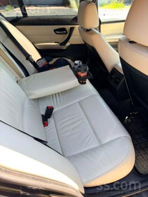 Black BMW 318 2007 in Riga, with an engine capacity of 2.00 L and mileage of 272 thousand km for 2350 €, photo 21 on AUTOMOTO.COM.LV