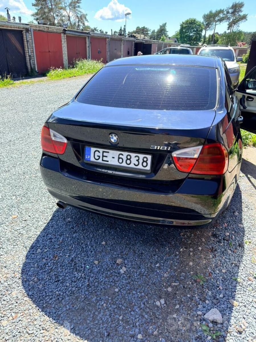 Black BMW 318 2007 in Riga, with an engine capacity of 2.00 L and mileage of 272 thousand km for 2350 €, photo 24 on AUTOMOTO.COM.LV