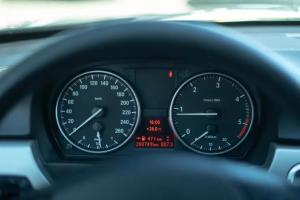 Black BMW 318 2007 in Liepaja, with an engine capacity of 2.00 L and mileage of 261 thousand km for 4900 €, photo 15 on AUTOMOTO.COM.LV