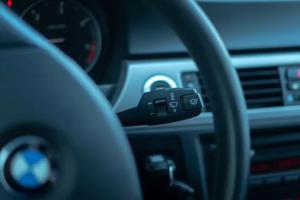 Black BMW 318 2007 in Liepaja, with an engine capacity of 2.00 L and mileage of 261 thousand km for 4900 €, photo 19 on AUTOMOTO.COM.LV