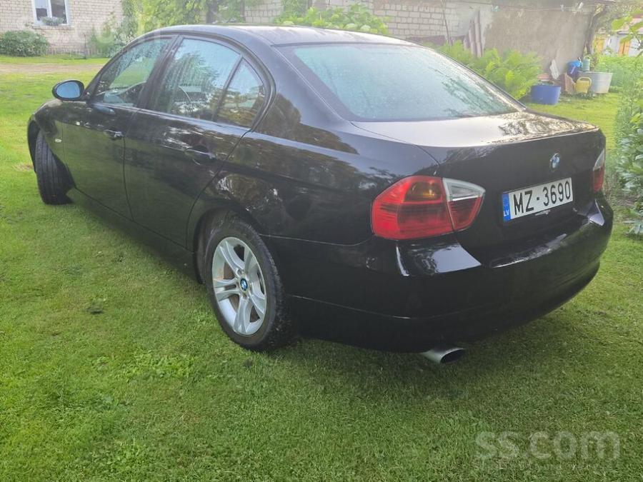 Black BMW 318 2007 in Jekabpils, with an engine capacity of 2.00 L and mileage of 220 thousand km for 2390 €, photo 4 on AUTOMOTO.COM.LV
