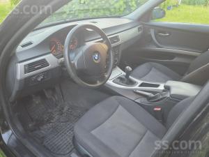 Black BMW 318 2007 in Jekabpils, with an engine capacity of 2.00 L and mileage of 220 thousand km for 2390 €, photo 7 on AUTOMOTO.COM.LV